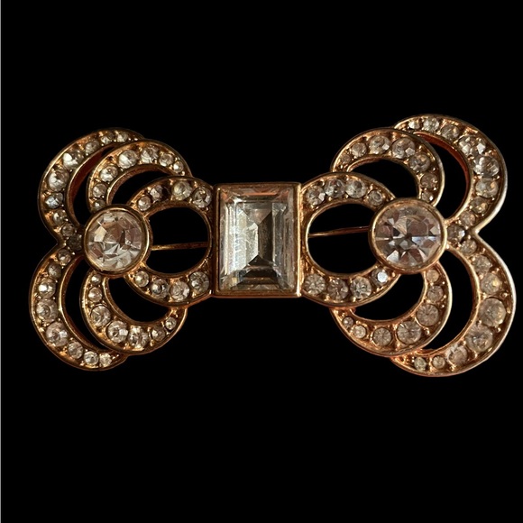 Monet | Jewelry | Vintage Monet Brooch | Poshmark